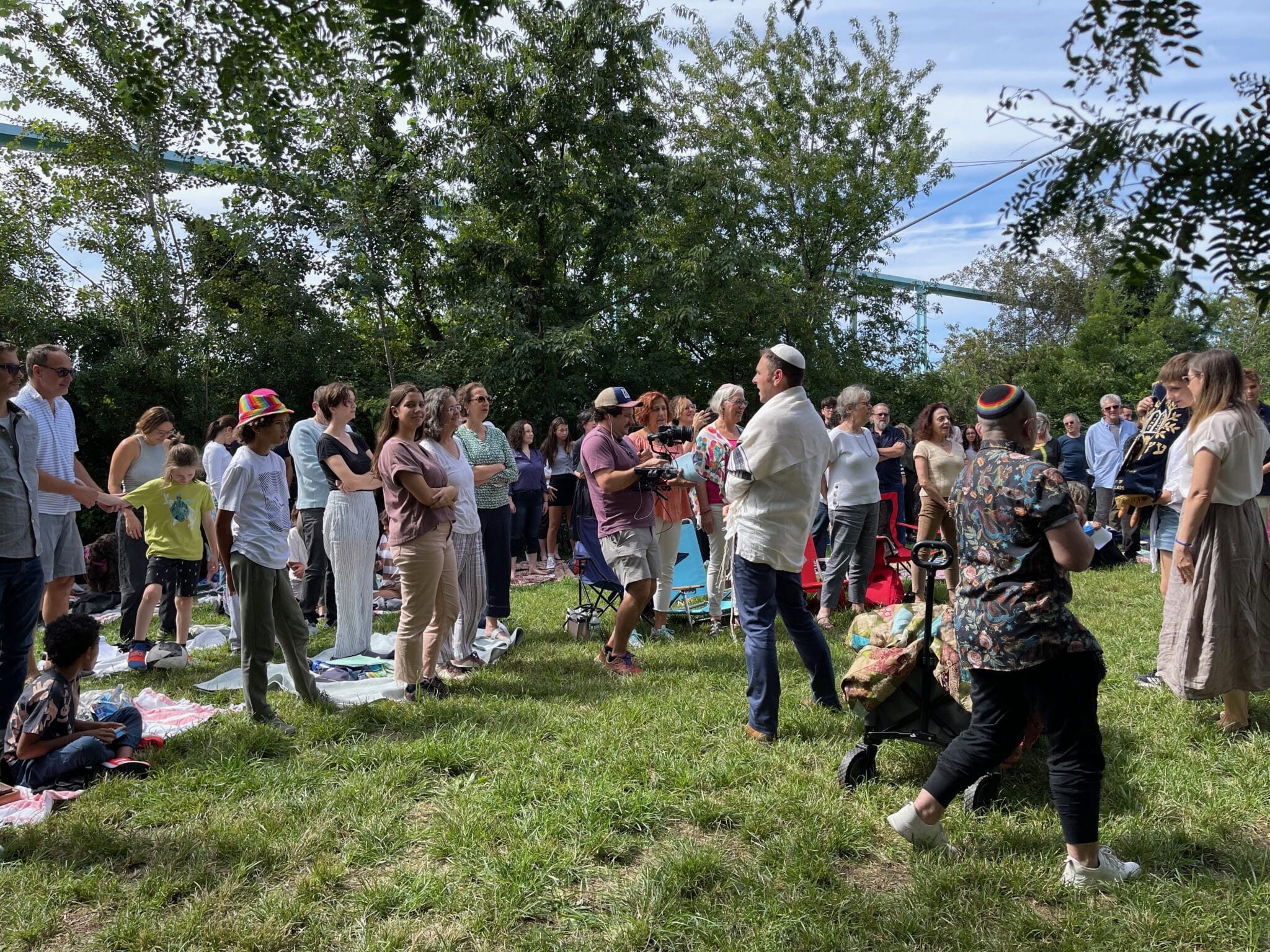 Jewish holiday services make me feel a happy connection with faith